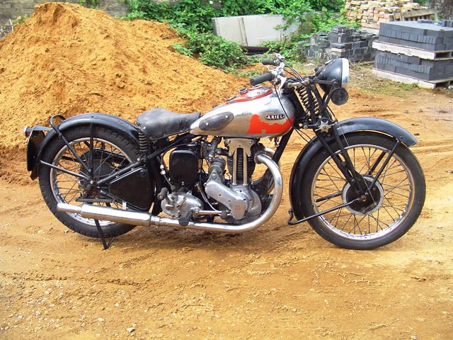 (1937) Ariel 350 ccm | Galerie | Veteráni i veterán - Oldtimers ...